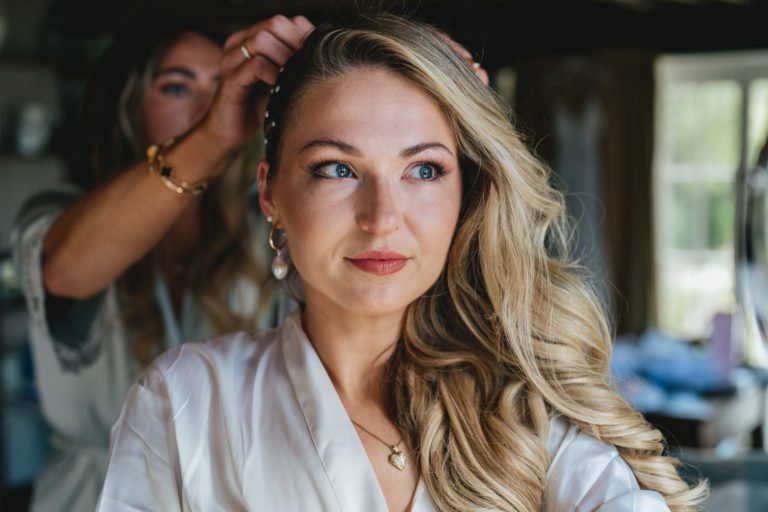 Prussia Cove wedding - Laurence & Zoe get married by the sea